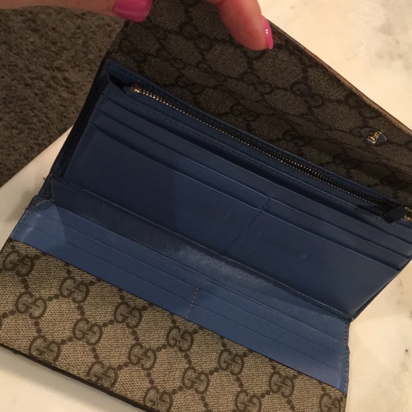 Gucci | Bags | Gucci Gg Supreme Wallet With Baby Blue Inside | Poshmark